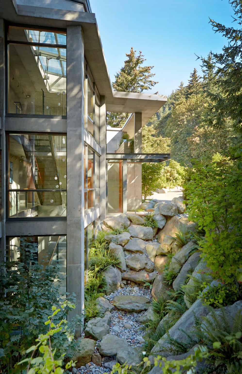 Stunning modern house embraces nature on the shores of Bellingham Bay