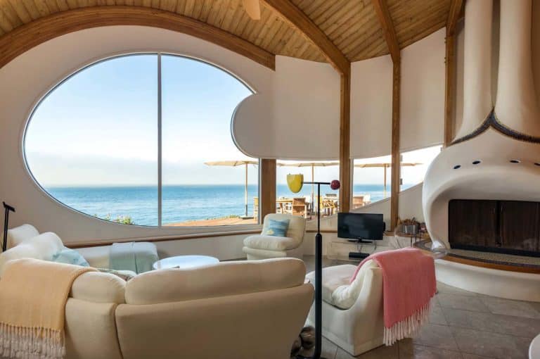 Designed to mimic the curves of the Pacific Ocean: Wave House