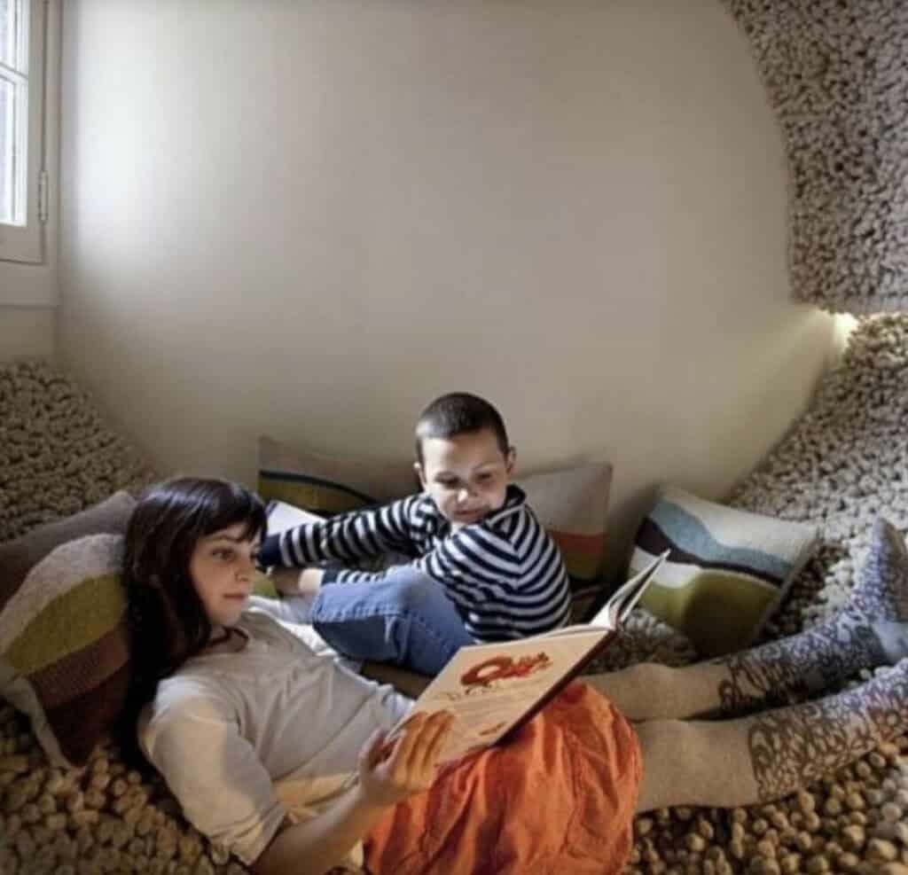 31 Incredibly Cozy Built-In Reading Nooks Designed For Lounging