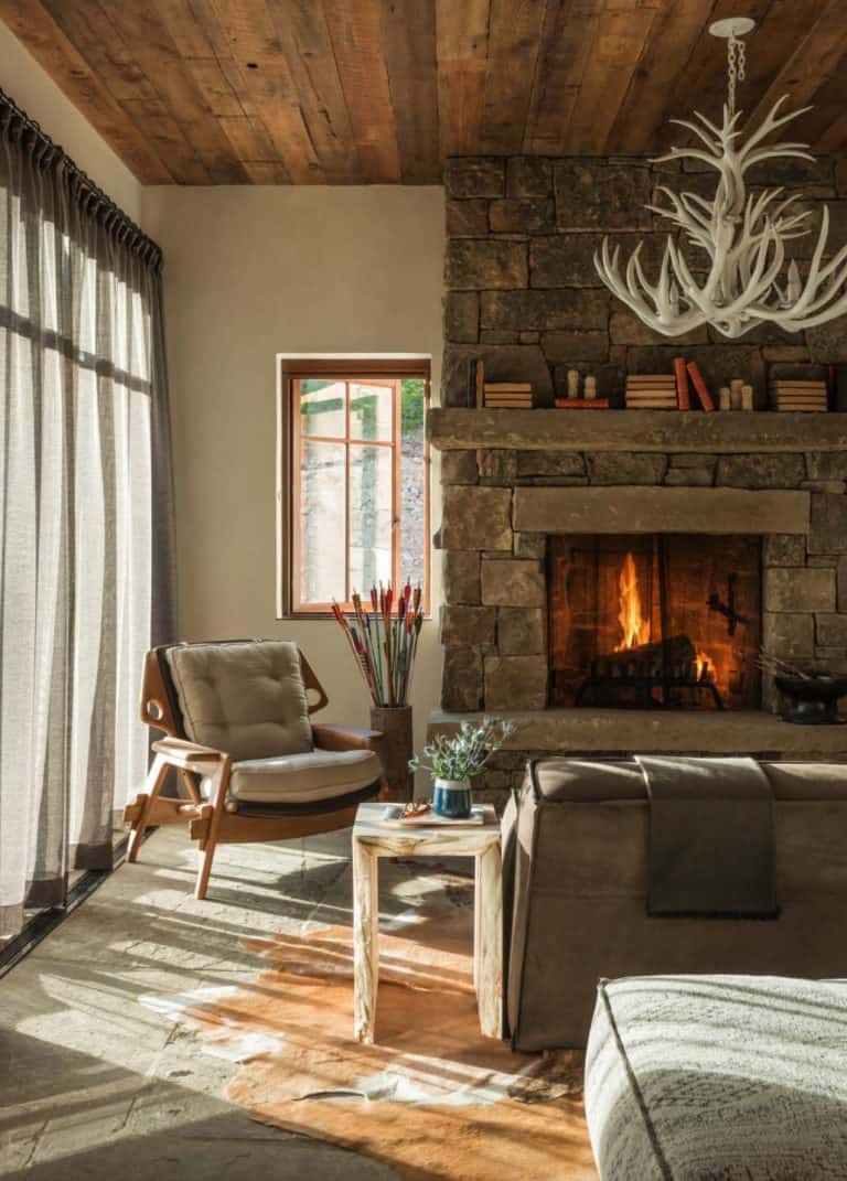 Rustic chic mountain home in the Rocky Mountain foothills