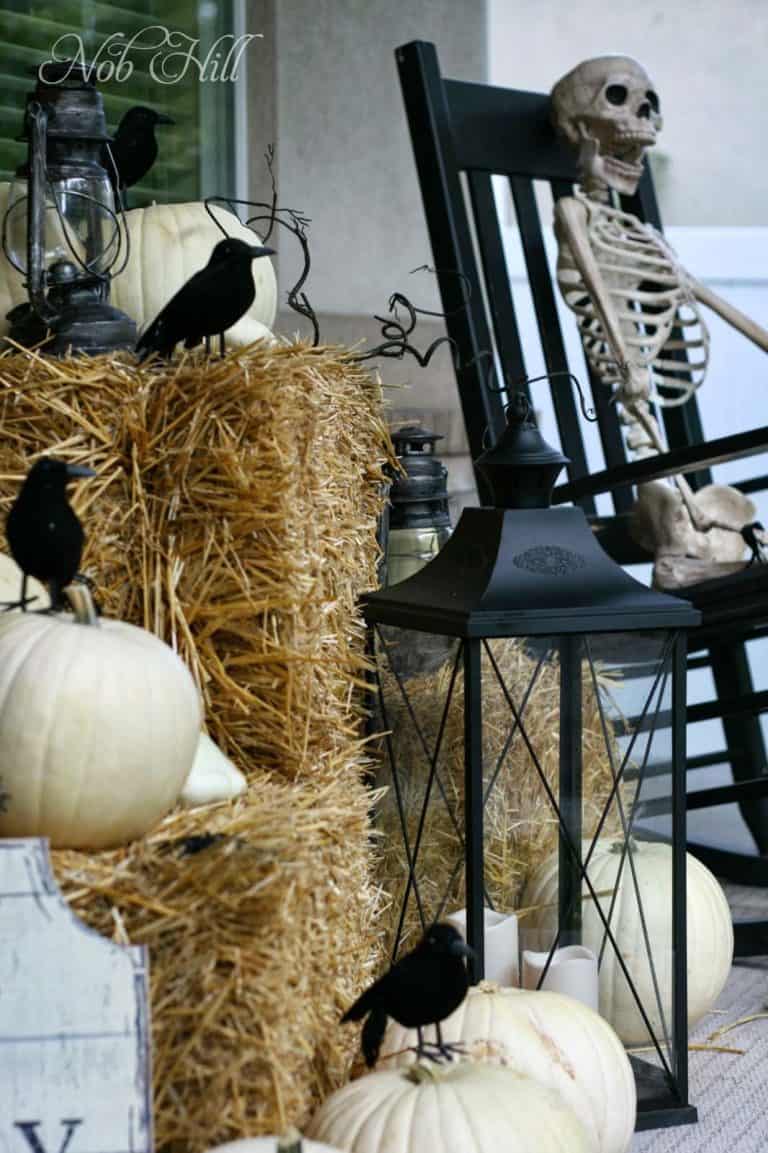 30+ Fabulously Spooky Outdoor Halloween Decorating Ideas