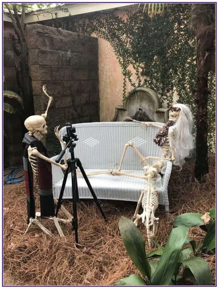 30+ Fabulously Spooky Outdoor Halloween Decorating Ideas
