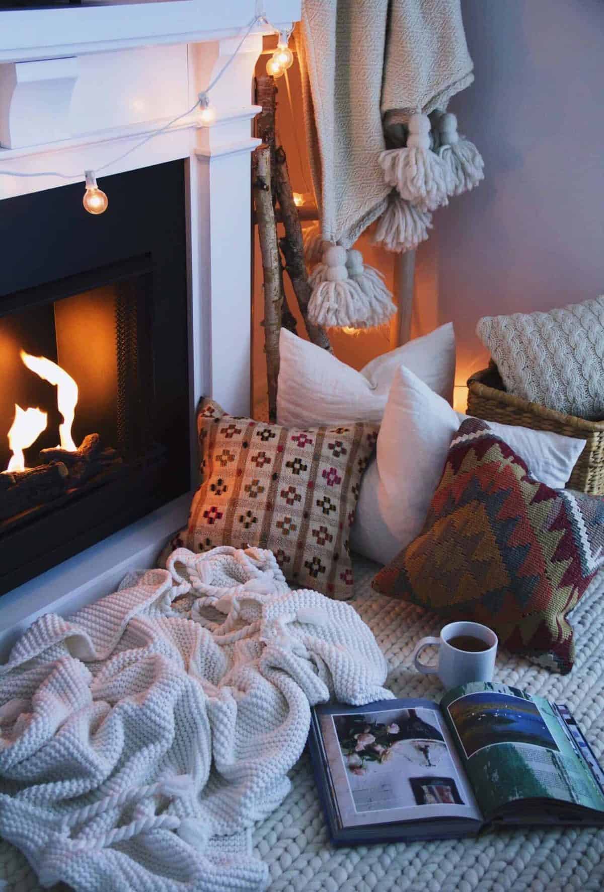 28 Extremely Cozy Fireplace Reading Nooks For Curling Up In