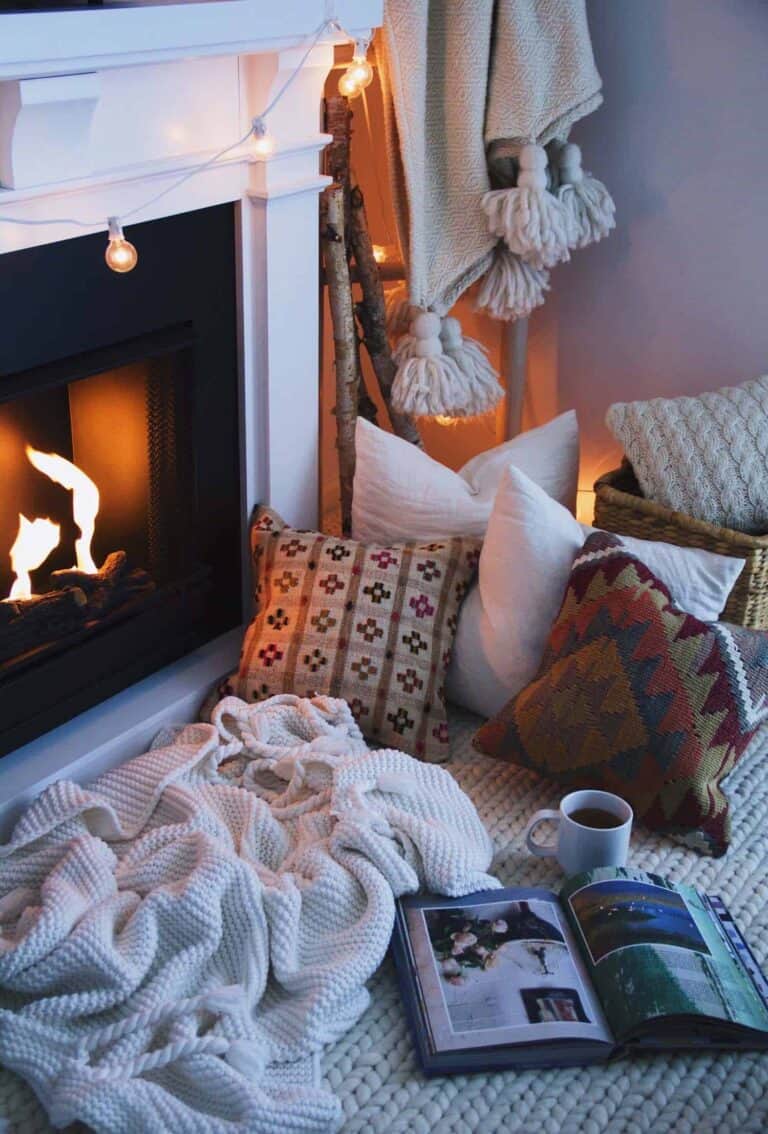 28 Extremely Cozy Fireplace Reading Nooks For Curling Up In
