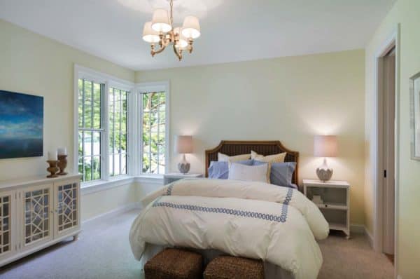 Nautical style cottage nestled on the shores of Lake Minnetonka