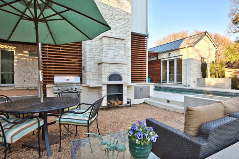 15+ Farmhouse Style Outdoor Kitchens That Will Blow Your Mind