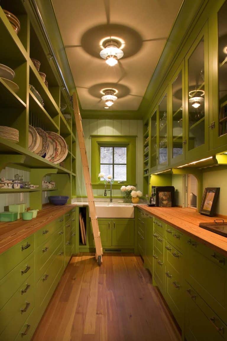 30+ Clever Farmhouse Style Kitchen Pantry Ideas For Organization