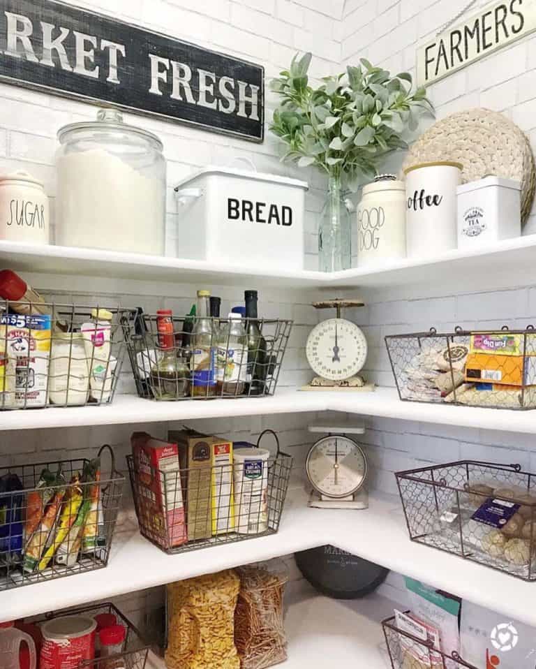 30+ Clever Farmhouse Style Kitchen Pantry Ideas For Organization