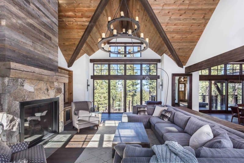 Rustic-modern ski retreat in the Sierras boasts jaw-dropping details