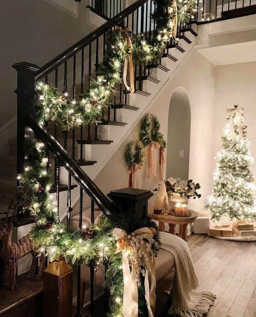 28 Gorgeous Ways to Decorate Your Home With Christmas Garland