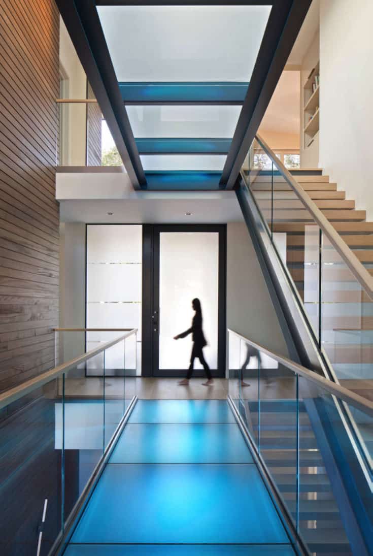 A captivating contemporary home in California designed for indoor ...
