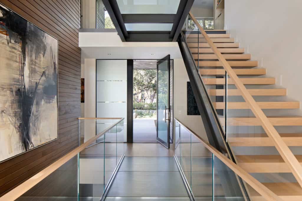 A captivating contemporary home in California designed for indoor ...