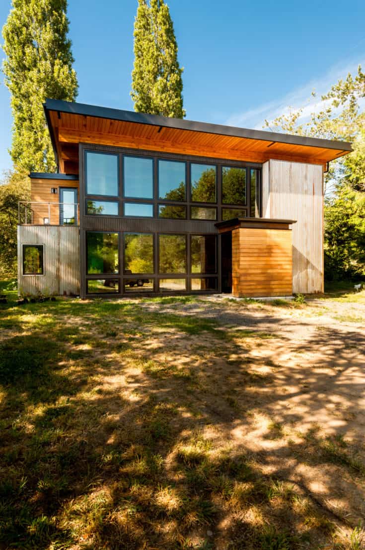 Industrial home in Seattle designed to look like a shipping container house