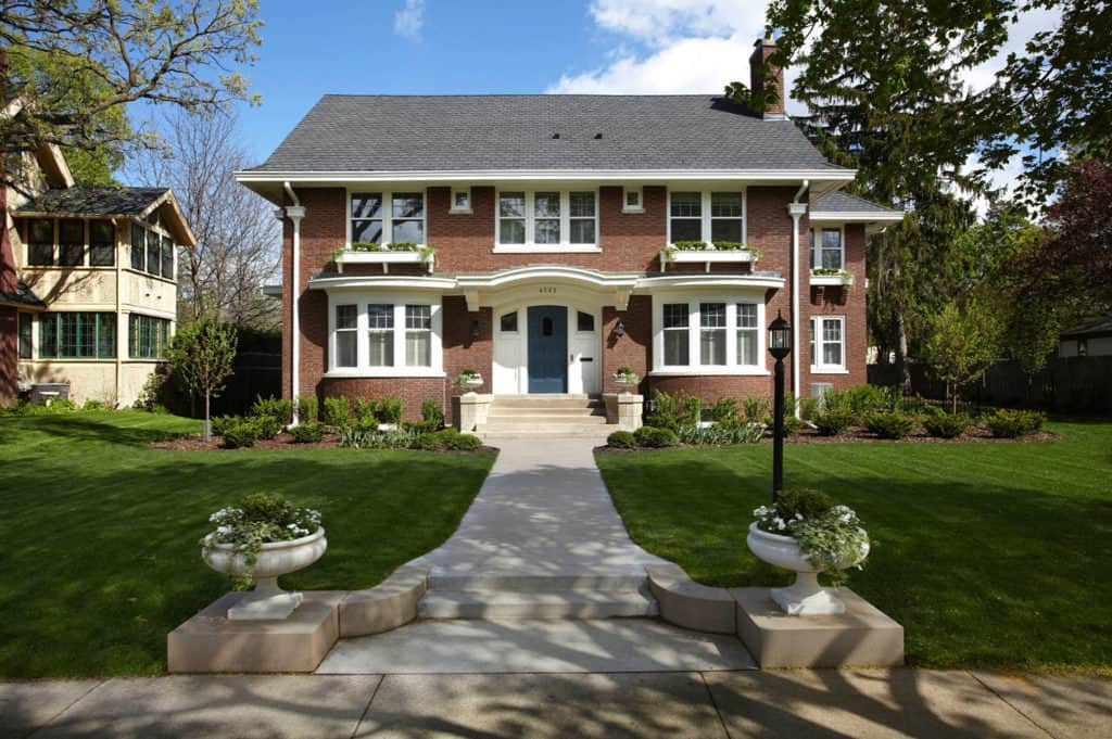 Georgian style home in Minnesota offers fresh and inspiring makeover