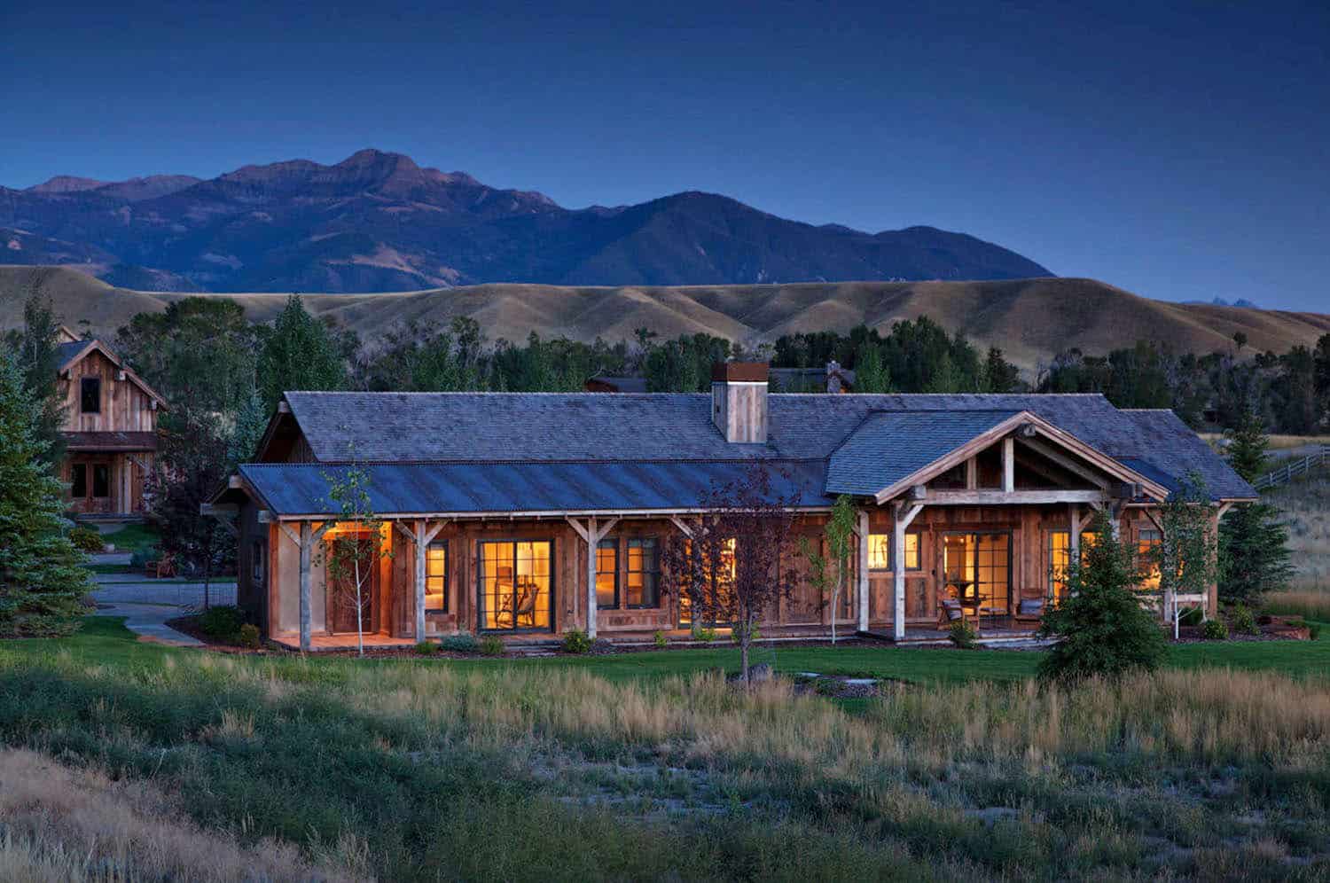 One Kindesign - Enchanting rustic bunkhouse provides a welcoming ...