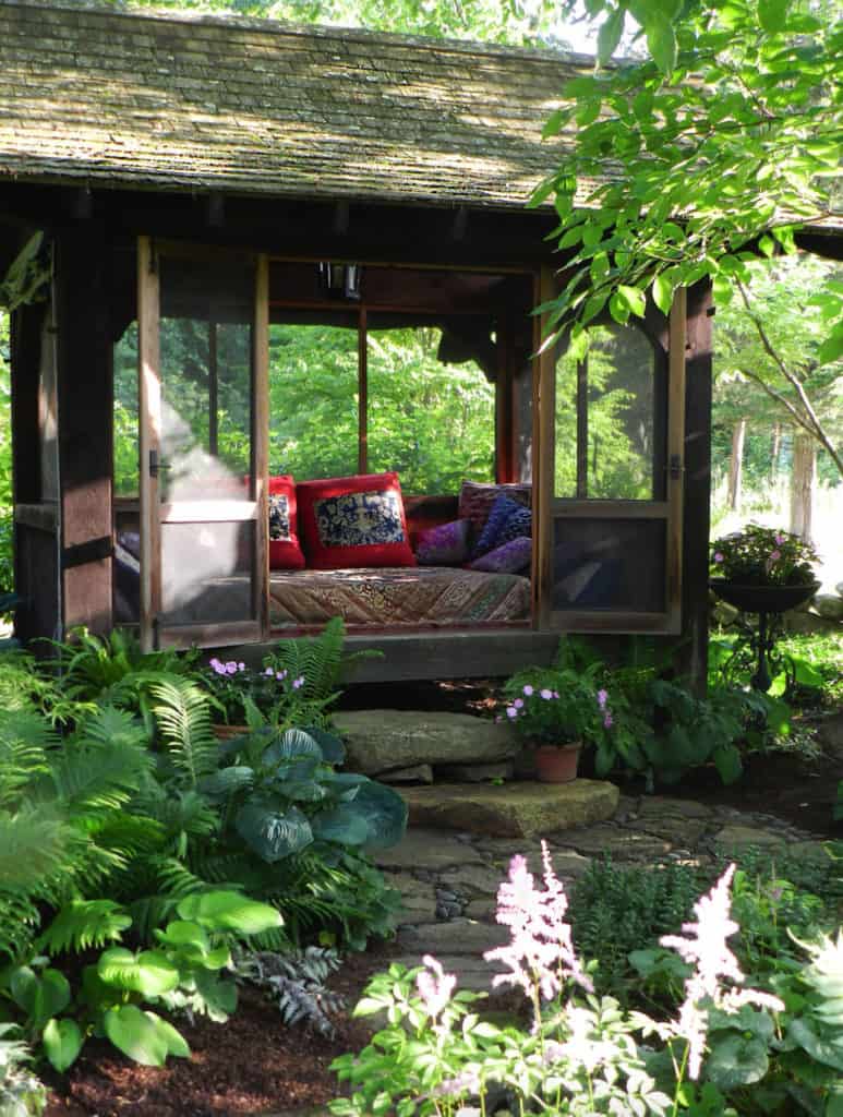 20+ Amazing Sleeping Porch Ideas For A Dreamy Escape