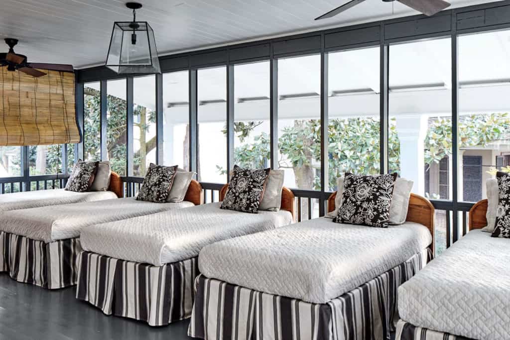 20+ Amazing Sleeping Porch Ideas For A Dreamy Escape