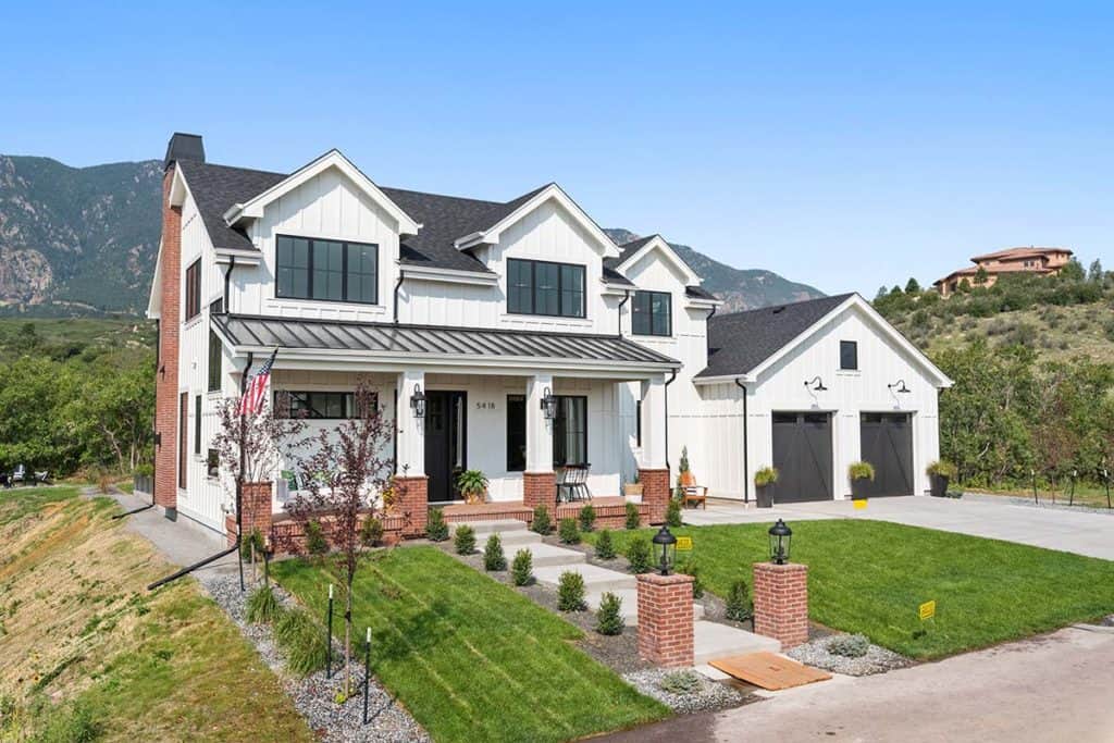 This Colorado house puts a stunning modern twist on farmhouse living