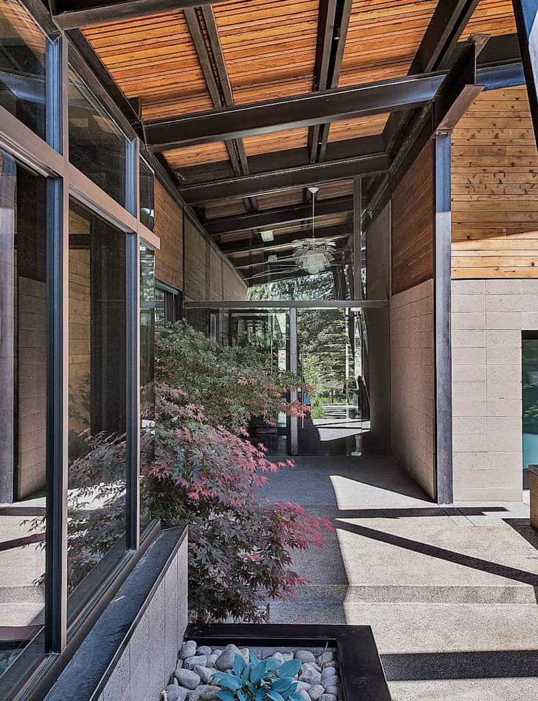 A modern forest sanctuary in the breathtaking pines of Truckee, California