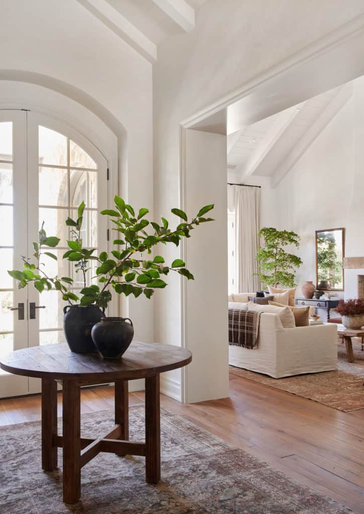 Drool-worthy home with a rustic farmhouse vibe in Southern California