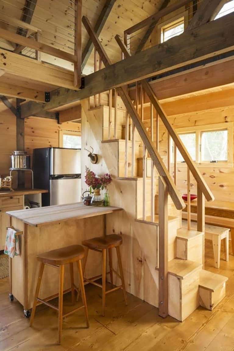 600-square-foot off the grid cabin surrounded by wilderness in Minnesota
