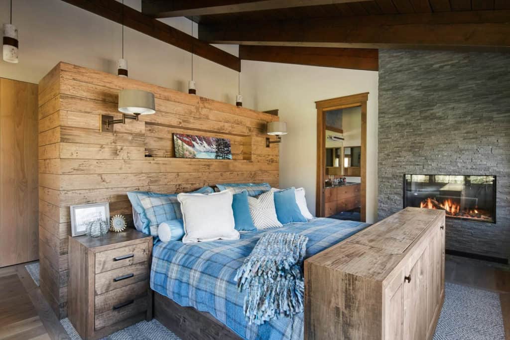 Absolutely gorgeous timber frame mountain chalet in British Columbia