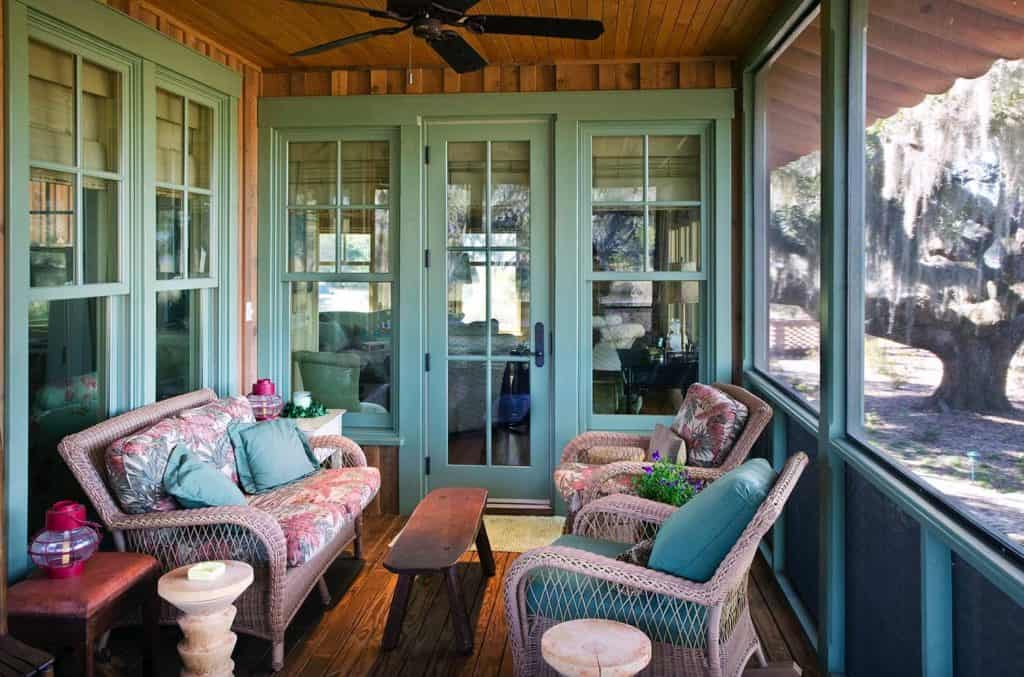 15+ Charming Southern Style Screened Porch Ideas To Love All Season