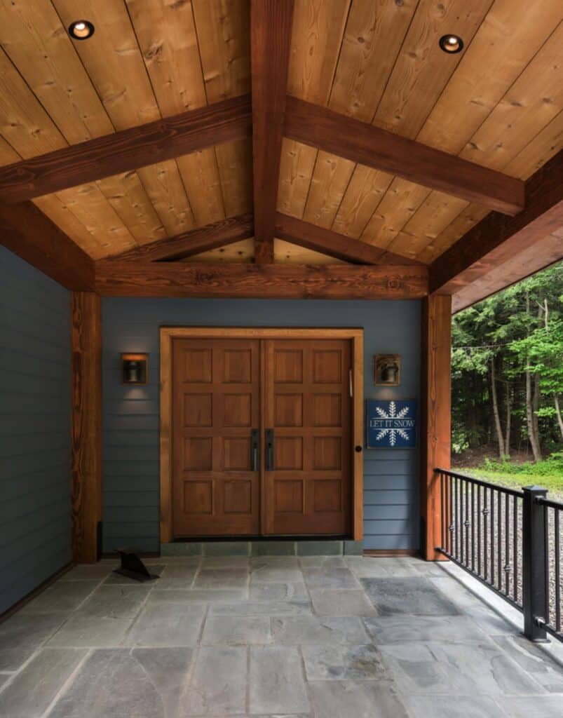 This cozy ski home tucked into the Catskill Mountains is a winter dream
