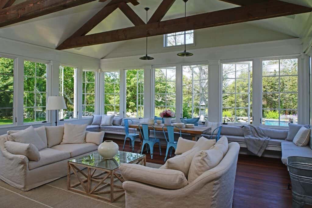 21 Beautiful and Inspiring Farmhouse Sunroom Decorating Ideas