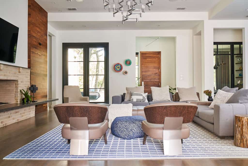 Tour a chic and stylish home remodel with a fabulous backyard in Dallas