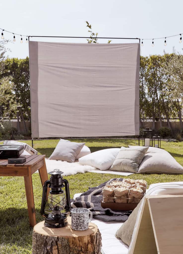 21 DIY Outdoor Movie Screen Ideas For A Magical Backyard