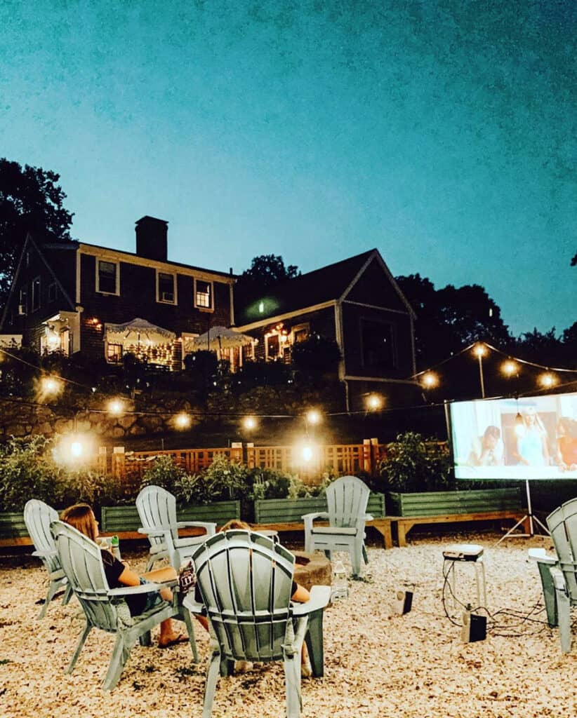 21 DIY Outdoor Movie Screen Ideas For A Magical Backyard