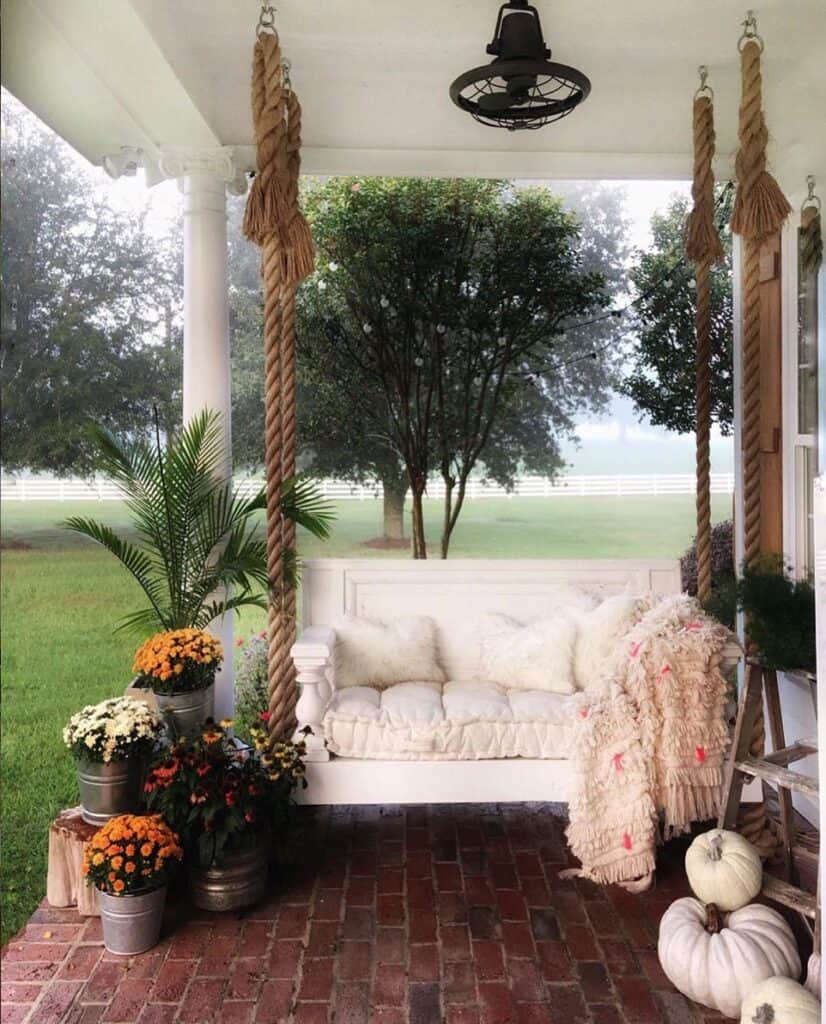 25 Inviting And Cozy Porch Ideas That Celebrates Outdoor Living