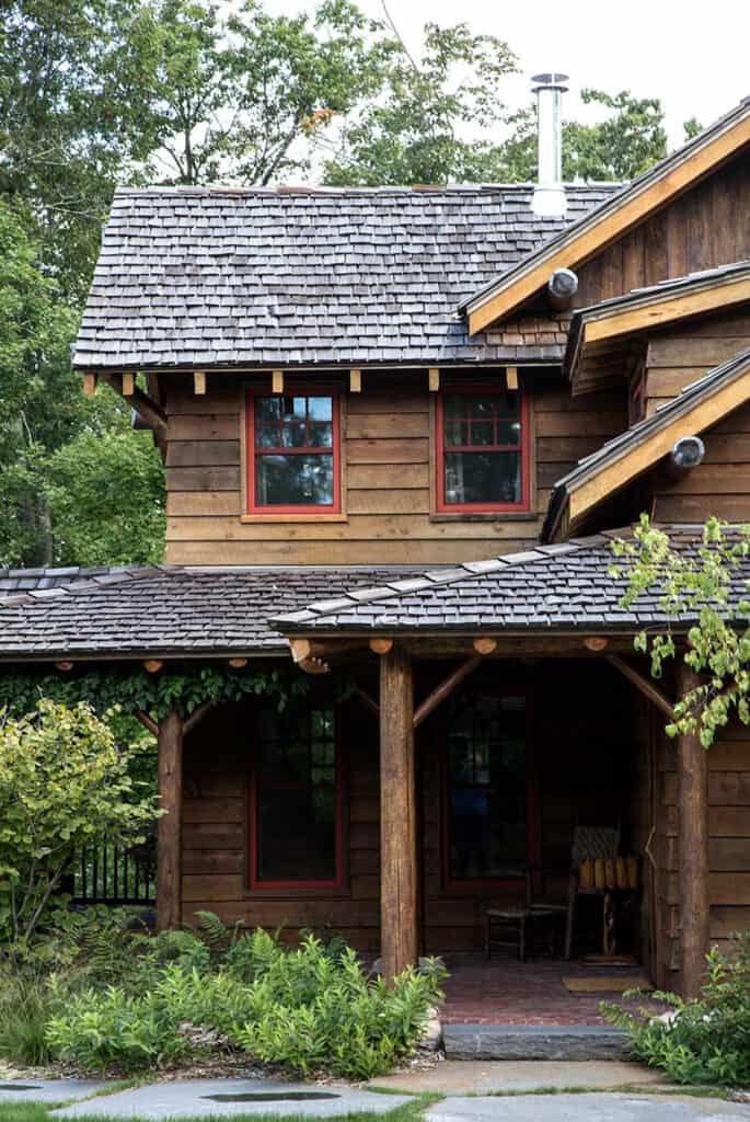 Amazing camp-like family retreat in Wisconsin with idyllic lakeside setting