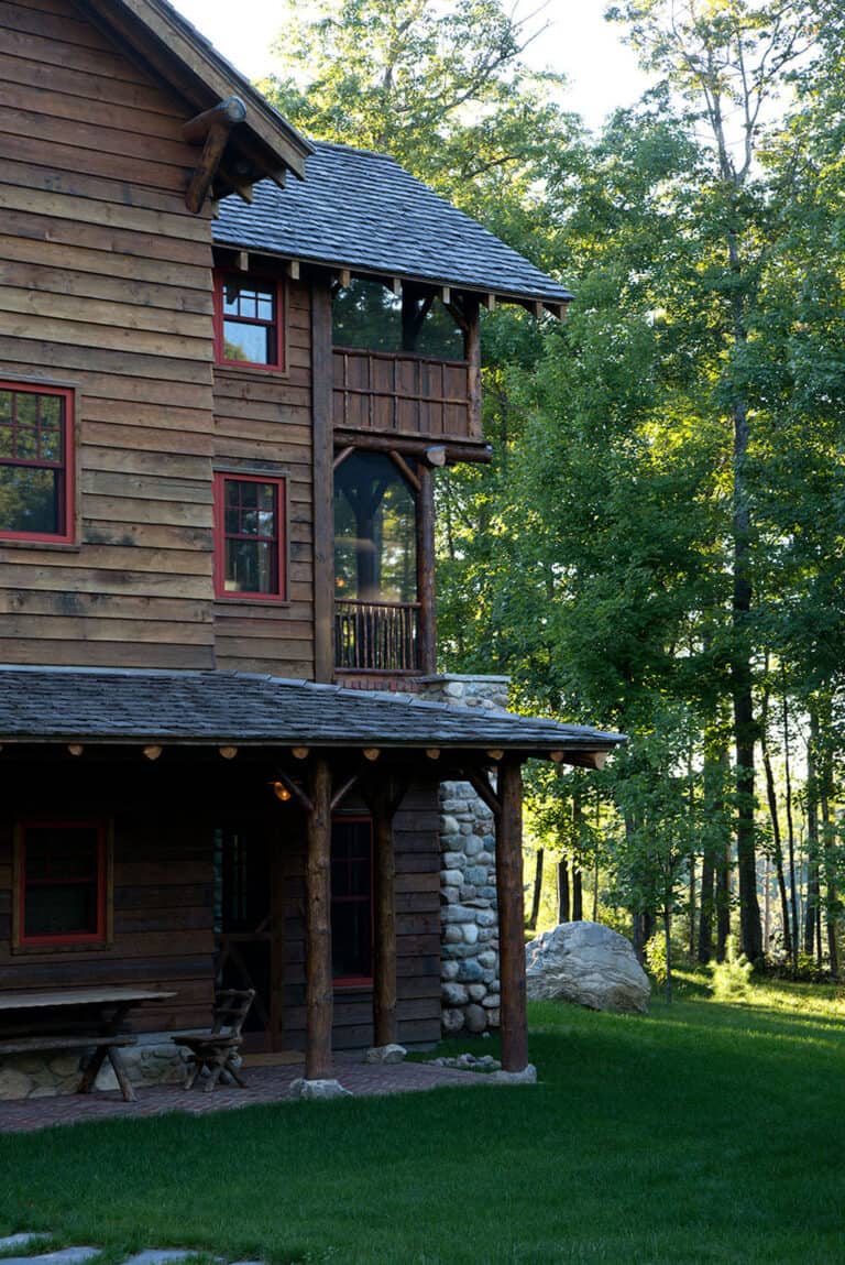 Amazing camp-like family retreat in Wisconsin with idyllic lakeside setting