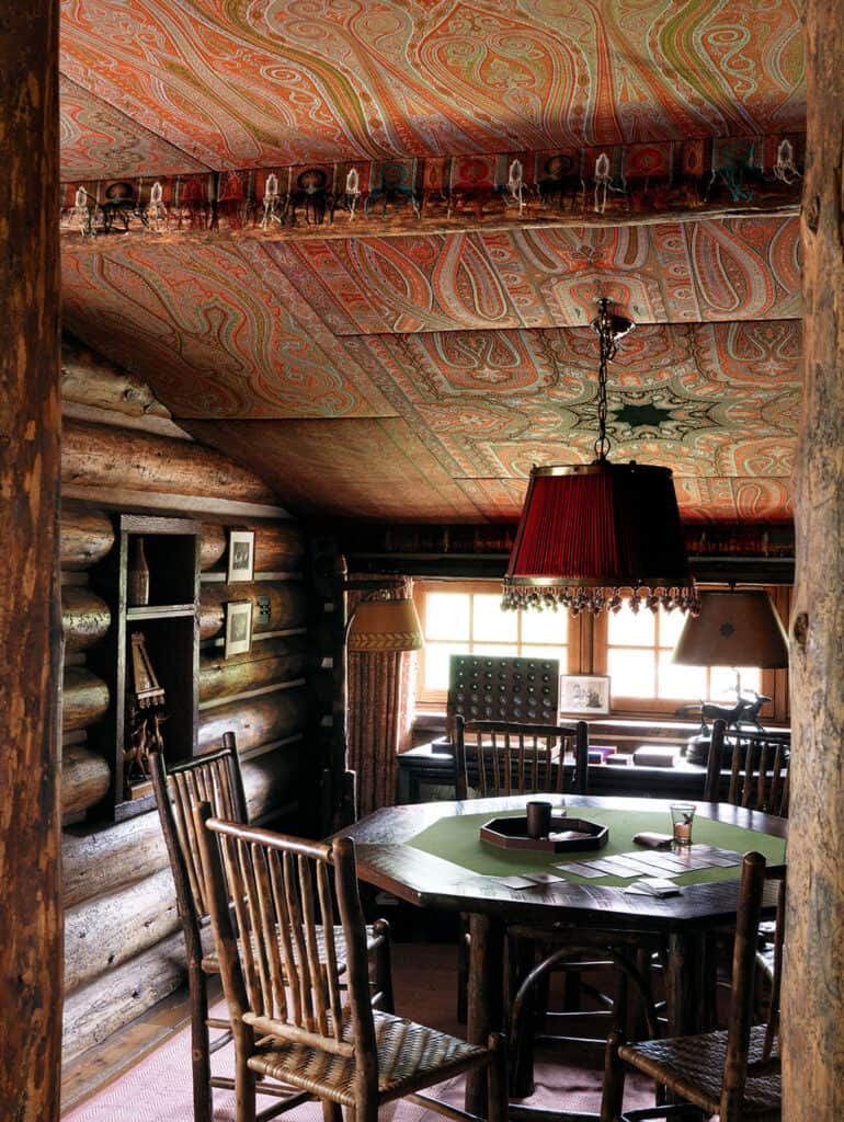 Amazing camp-like family retreat in Wisconsin with idyllic lakeside setting