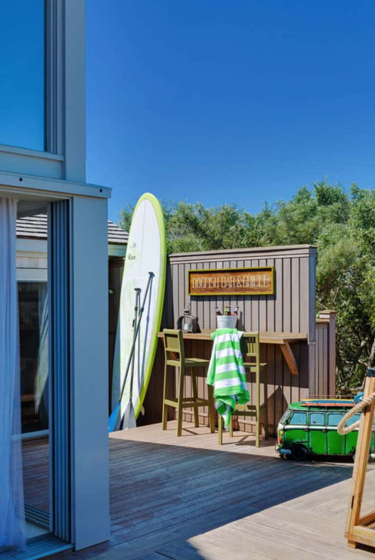 Contemporary beach shack provides a cozy getaway in Martha's Vineyard
