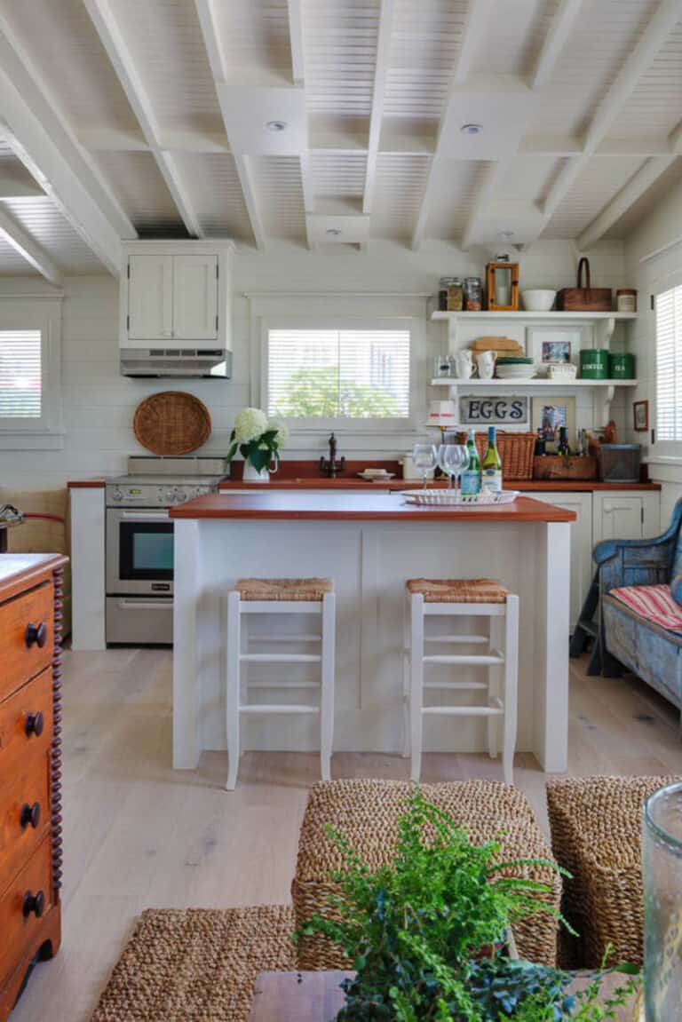 Contemporary beach shack provides a cozy getaway in Martha's Vineyard