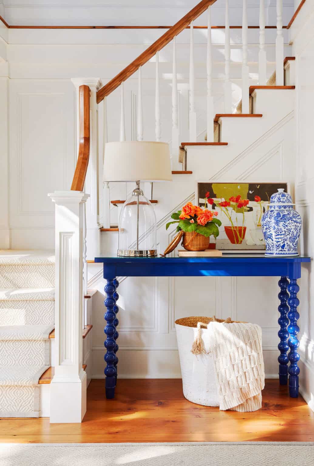 Quaint New England saltbox house with coastal charm on Nantucket Island