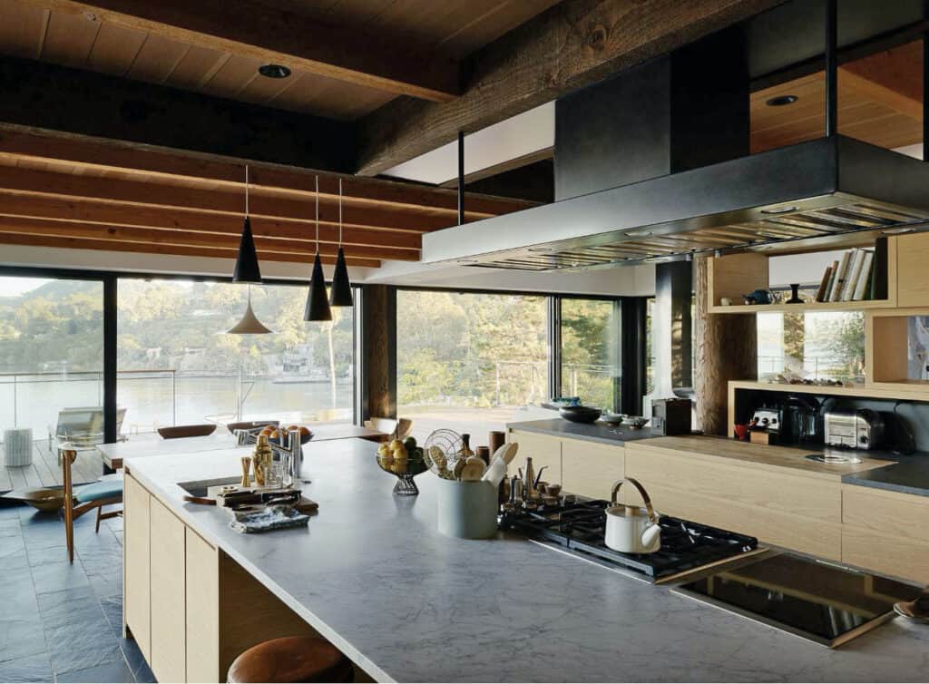 Japanese Kit House gets reimagined overlooking the San Francisco Bay