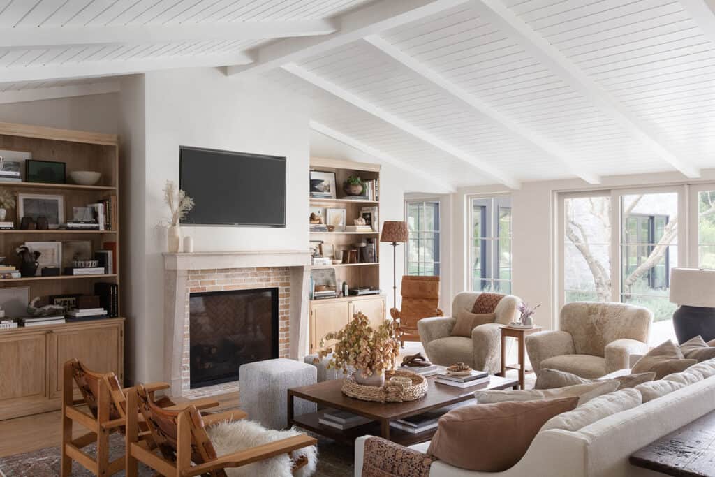 West Coast style meets modern farmhouse in this unforgettable LA home