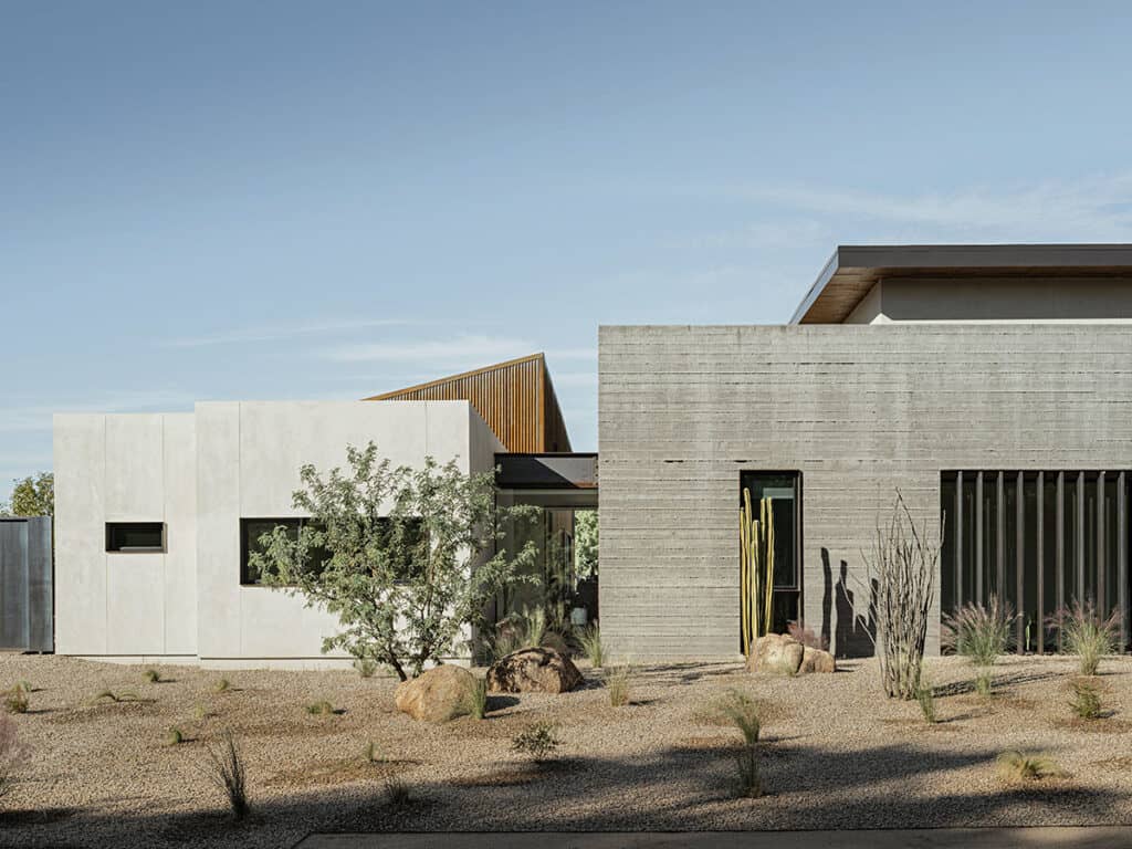 This sleek modern courtyard home celebrates its Arizona desert landscape