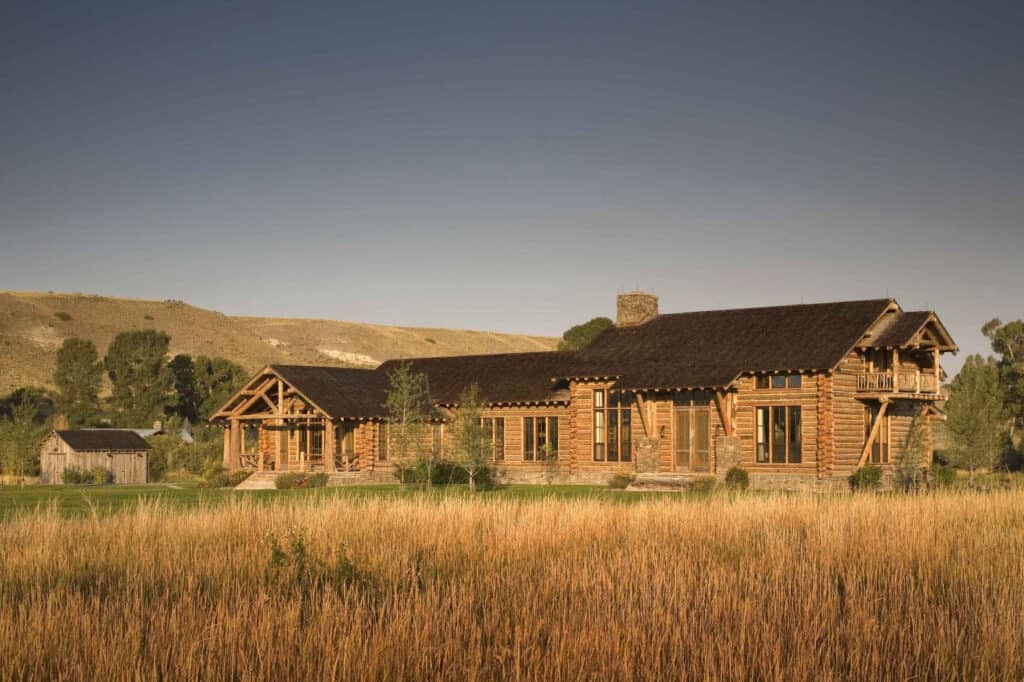 Montana ranch retreat boasts gorgeous display of rustic-luxe details