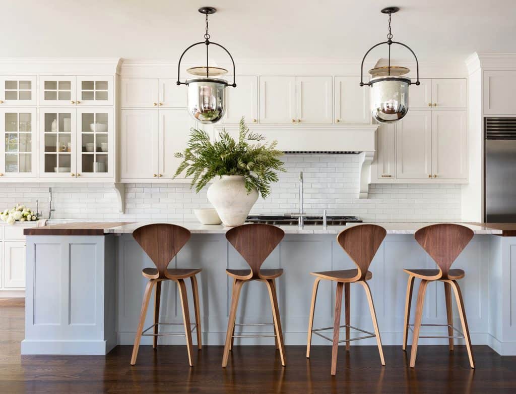A 1910 Colonial Revival style house gets a stunning makeover in Seattle