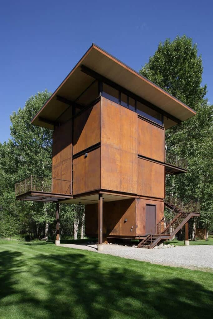 See this extraordinary steel clad cabin in the breathtaking Methow Valley