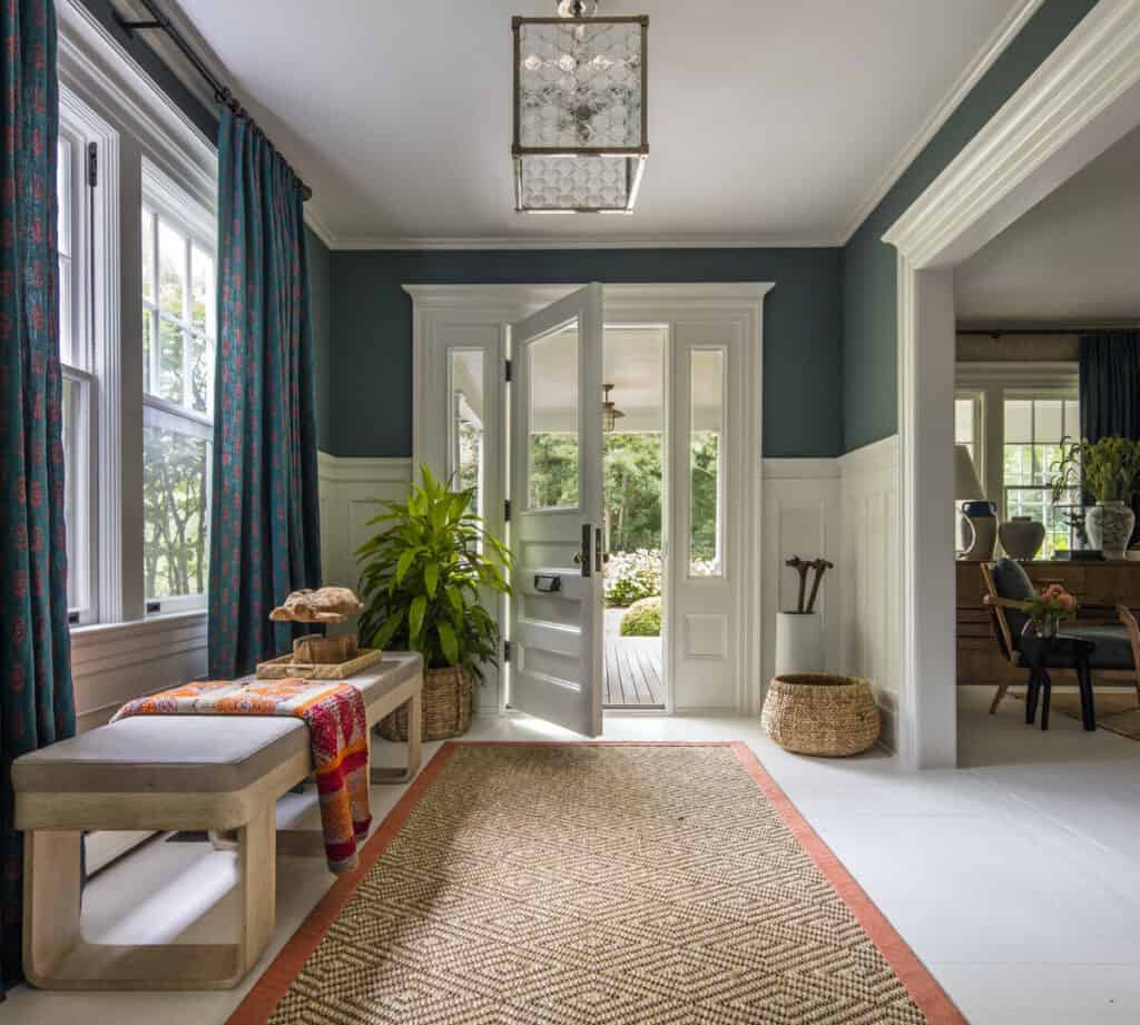 A shingle style colonial cottage in East Hampton gets a breezy makeover