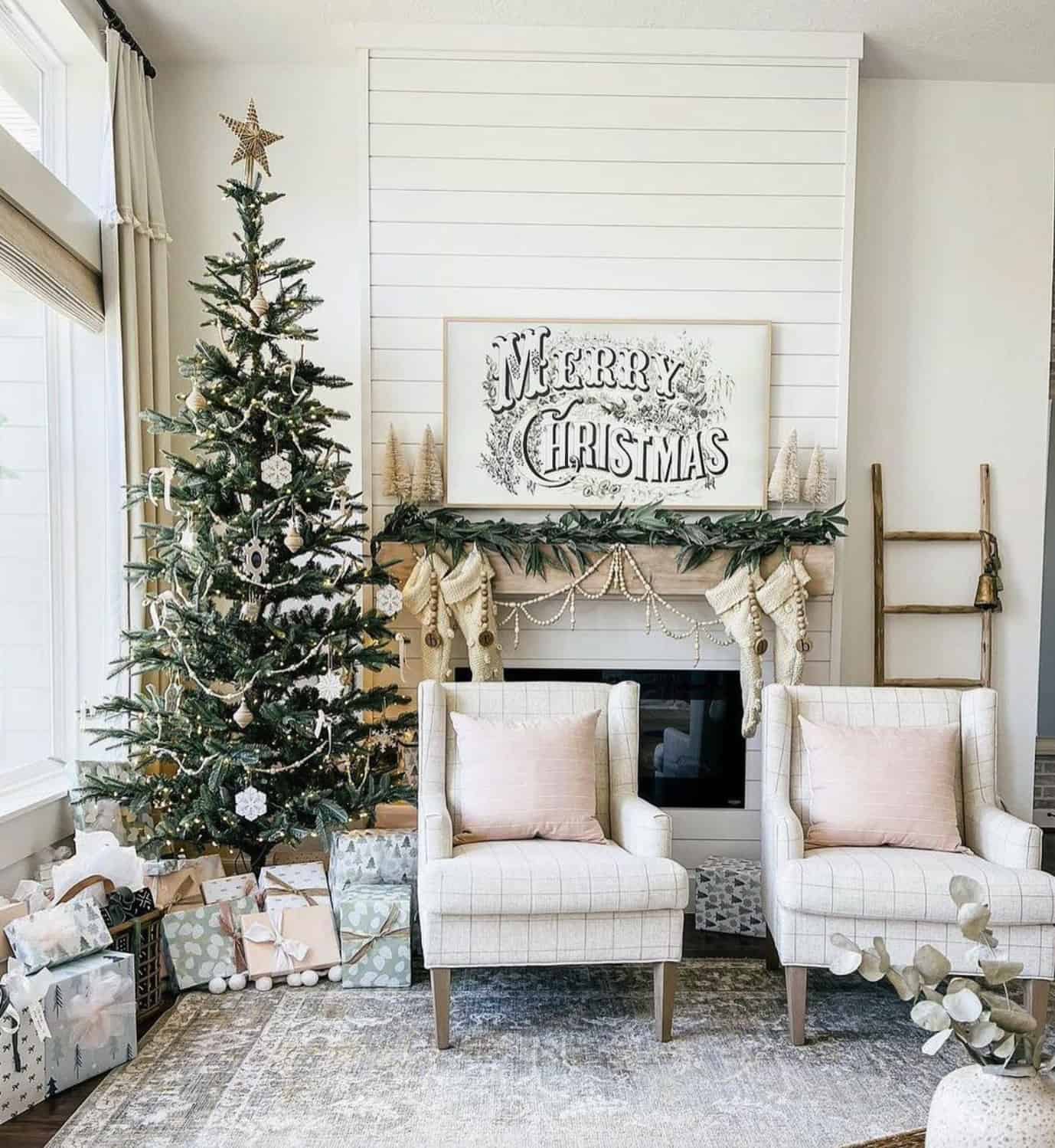 30 Most Beautiful And Festive Christmas Tree Decorating Ideas