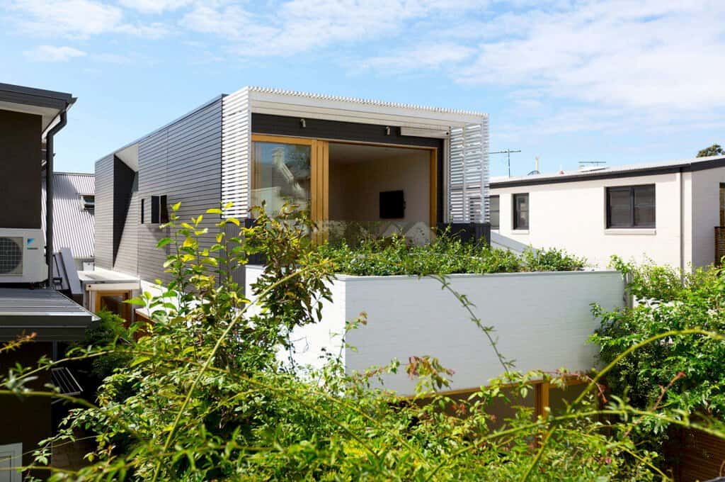 This Victorian terrace house opens to nature in Australia’s Bondi Beach