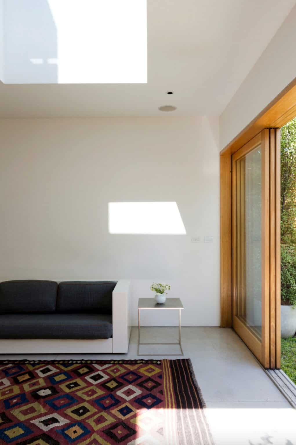 This Victorian terrace house opens to nature in Australia’s Bondi Beach