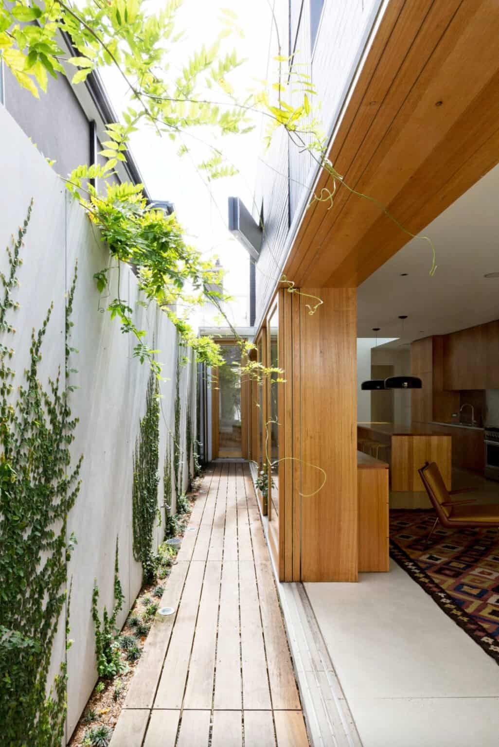 This Victorian terrace house opens to nature in Australia’s Bondi Beach